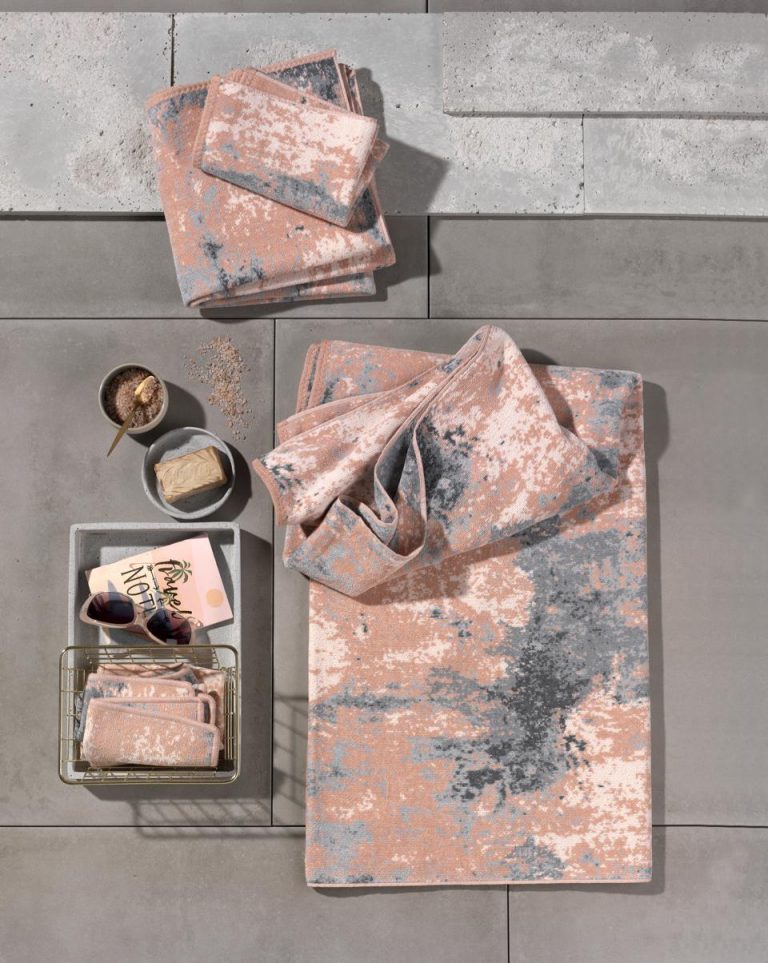 Die neue Chenille Kollektion „Stay Wild“ von Feiler